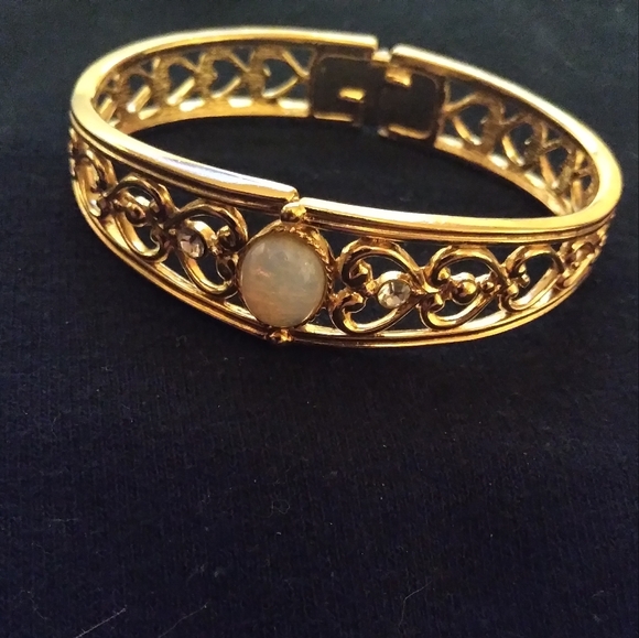 Trifari | Jewelry | Vintage Trifari Hinged Bracelet | Poshmark